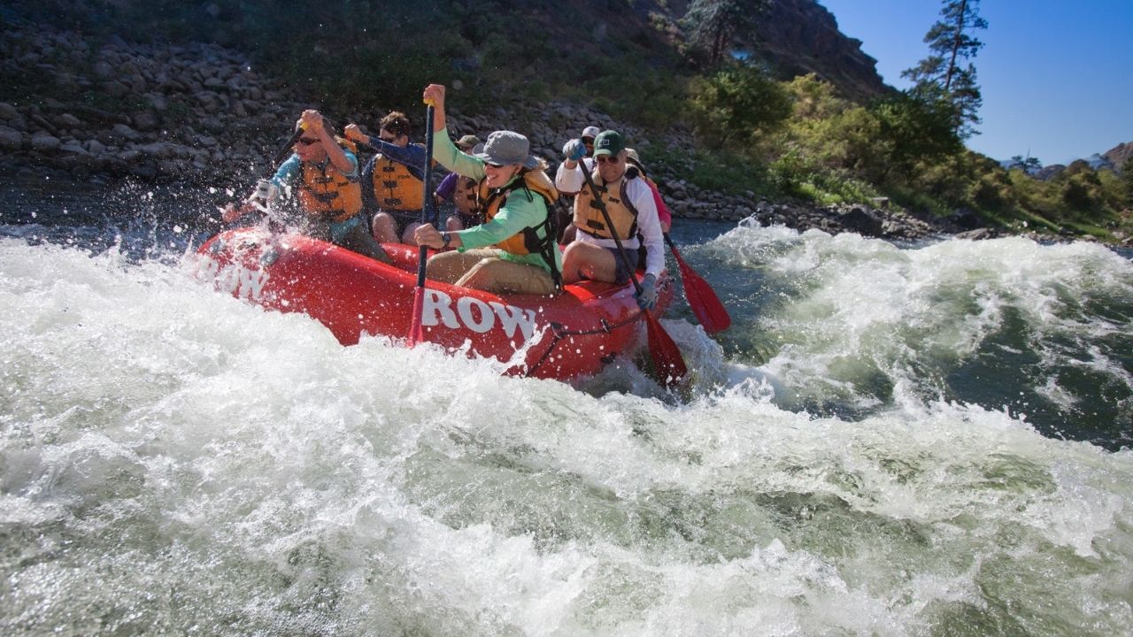 10 Best White Water Rafting Spots in US: Beginner to Expert